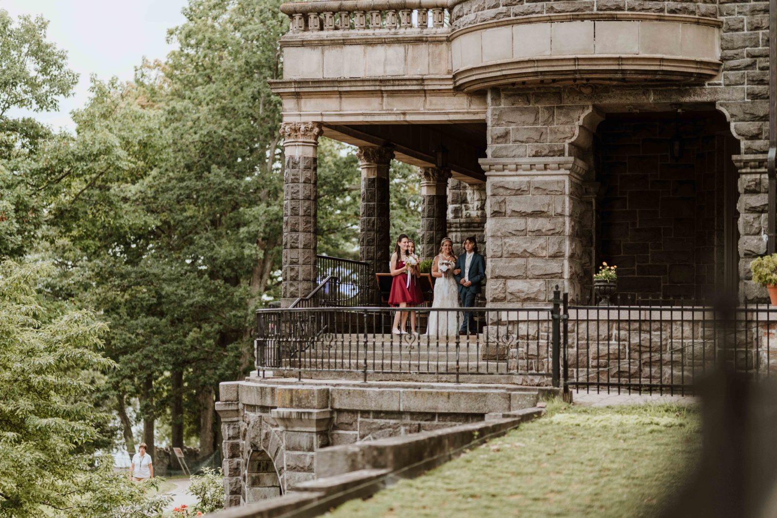Boldt Castle Wedding: Sarah + Chris - donnamariephotoco.com